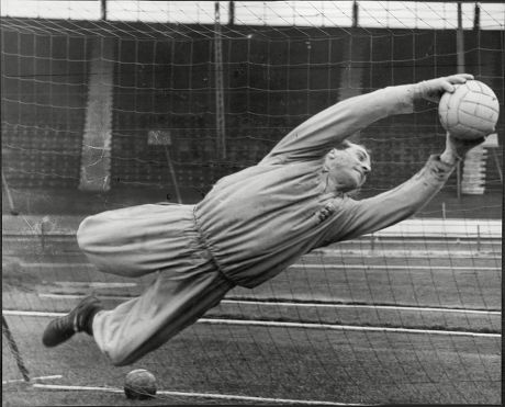 Footballer Goalkeeper Ron Springett Training Ronald Editorial Stock ...