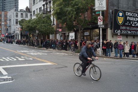 Hundreds People Queue Mass Transit Buses Editorial Stock Photo - Stock ...