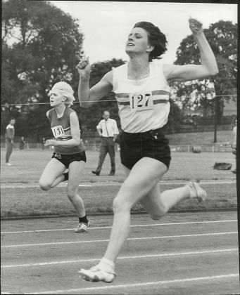 Athlete Runner Dorothy Hyman Action Festival Editorial Stock Photo ...