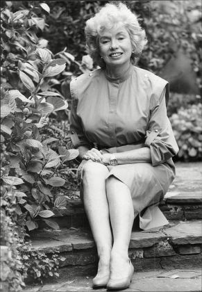 Actress Yolande Donlan Yolande Donlan Born Foto stock editorial ...