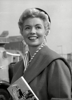 fotos de Yolande Donlan Foto stock editorial - Imagem stock | Shutterstock