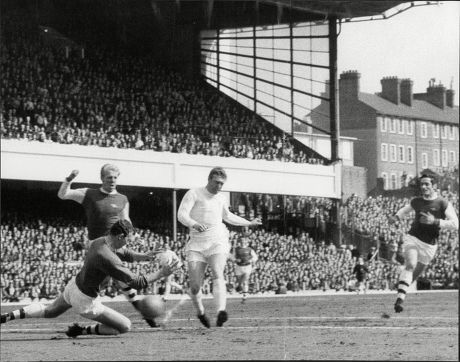 Leeds United Footballer Mick Jones Centre Editorial Stock Photo - Stock Image | Shutterstock