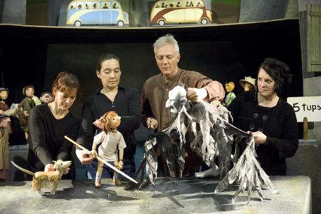 Puppeteers Lr Rachel Leonard Sarah Wright Editorial Stock Photo - Stock ...