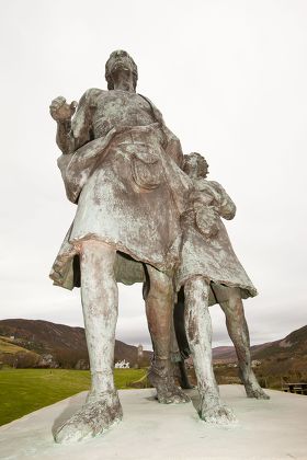 Emigrants Statue Commemorates Flight Highlanders During Editorial Stock ...
