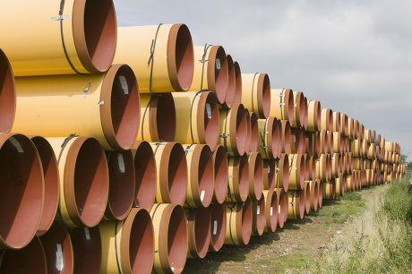 62 Lay pipes Stock Pictures, Editorial Images and Stock Photos ...