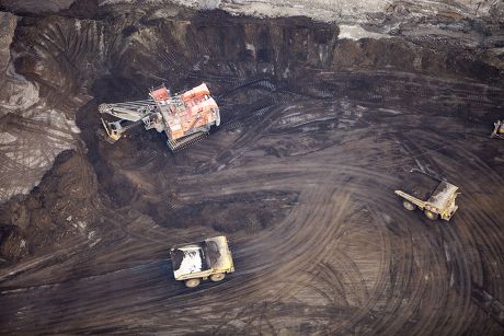87 Bucket of oil Stock Pictures, Editorial Images and Stock Photos ...
