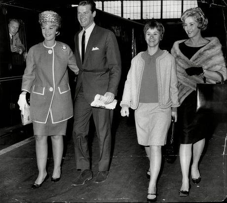 Film Stars Leaving Kings Cross Station Editorial Stock Photo - Stock ...