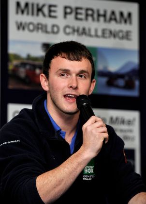 Mike Perham Speaks Media After Successfully : photos éditoriales de ...