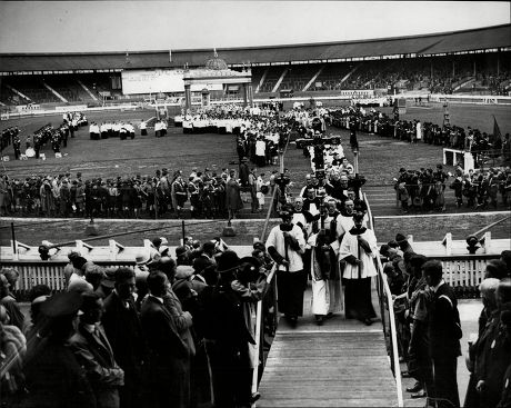 Anglocatholic Centenary Procession Leaving White City Editorial Stock ...