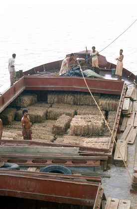 Loading Jute Fibre Export Mongla River Editorial Stock Photo - Stock ...