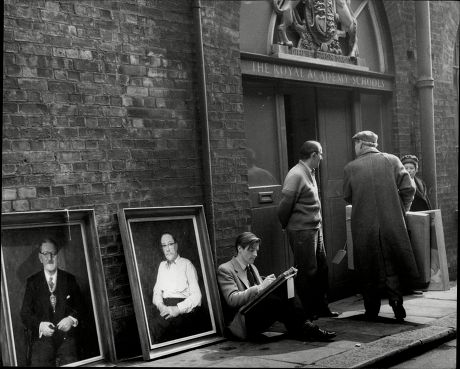 Michael Noakes Artist His Portraits Outside Editorial Stock Photo ...