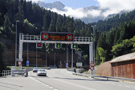 64 Electronic street sign Stock Pictures, Editorial Images and Stock ...