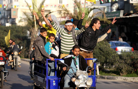 __COUNT__ Fatah marks 48th anniversary in Gaza City, Gaza Strip ...