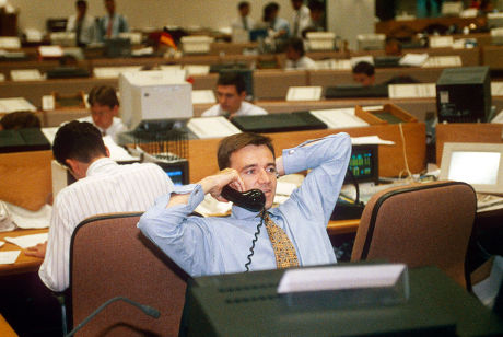 BLACK WEDNESDAY STERLING CRISIS IN THE LONDON STOCK MARKET, BRITAIN ...