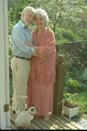 Actress Stephanie Cole Her Fiancee Actor - Foto de stock de contenido ...