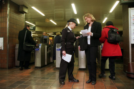 British Transport Police Latest Antipickpocket Campaign Editorial Stock ...