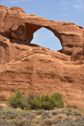 Skyline Arch Rock Formation Devils Garden Editorial Stock Photo - Stock ...