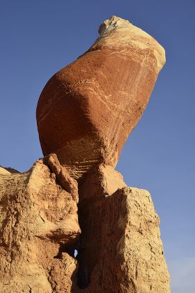Balanced Hoodoo Eroded Hoodoos Rock Formations Editorial Stock Photo ...