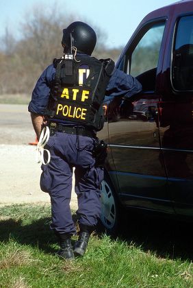 Atf Outside Branch Davidian Compound Editorial Stock Photo - Stock ...