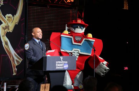 Fdny Firefighter Daniel Glover Transformers Rescue Editorial Stock ...