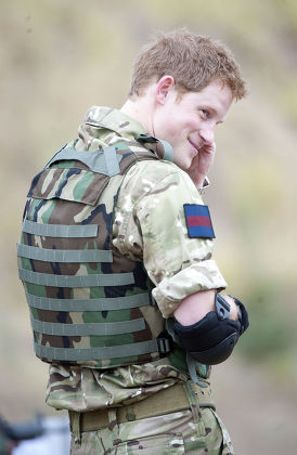 Prince Harry Firing M16 Rifle Jamaican Editorial Stock Photo - Stock ...