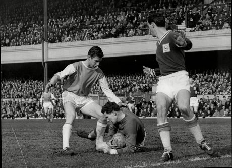 14 Wales world cup squad 1958 Stock Pictures, Editorial Images and ...