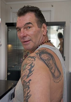 Paddy Doherty at his mobile home on the English / Welsh border, Britain ...