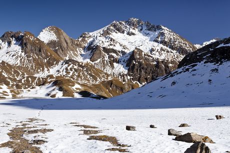 View While Ascending Wilde Kreuzspitze Mountain Editorial Stock Photo ...