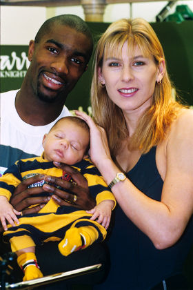 Derek Redmond Sharron Davies Baby Elliott Editorial Stock Photo - Stock ...