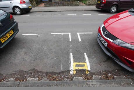 Extremely Short Double Yellow Lines Humberstone Editorial Stock Photo ...