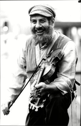 obituary - israeli actor chaim topol dies Stock Photos (Exclusive ...