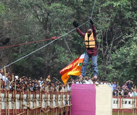 __COUNT__ Indian stuntman Sailendra Nath Roy dies during world record ...