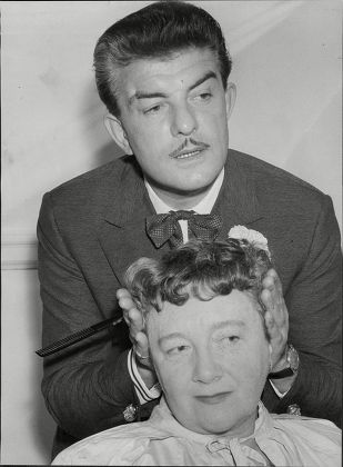 250 Hairdressing 1950s Stock Pictures, Editorial Images and Stock ...