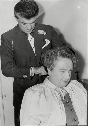 Hairdresser Peter Raymond Cutting Hair Actress Editorial Stock Photo ...