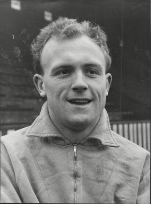 250 Fifties footballer footballers player football Stock Pictures ...