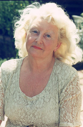 Una Pearl Who Stand Actress Marilyn Editorial Stock Photo - Stock Image ...