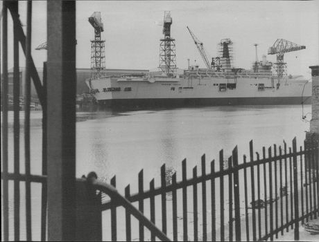 92 Catapult ship Stock Pictures, Editorial Images and Stock Photos ...