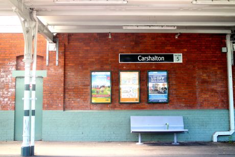 Carshalton Railway Station Platform London England Editorial Stock ...