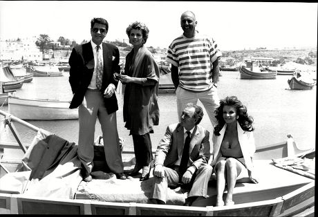 Cast Television Programme Howards Way Left Foto Stok Editorial - Gambar ...