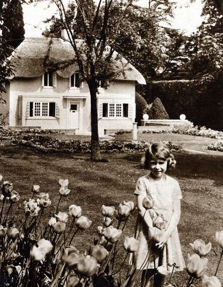 73 Little princess elizabeth Stock Pictures, Editorial Images and Stock ...