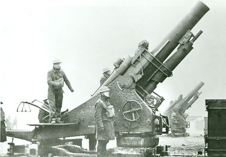 90 British artillery men Stock Pictures, Editorial Images and Stock ...