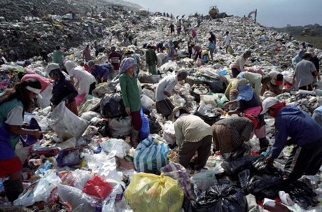 Recycling Philippines Manila Scavengers Sorting Through Editorial Stock ...
