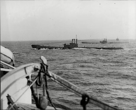 Search Sunk Submarine Hms Affray Submarines Redaktionelles Stockfoto ...