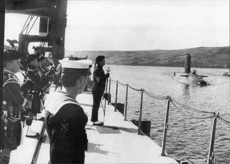 Hms Valiant Royal Navy Submarine Welcomed Editorial Stock Photo - Stock ...