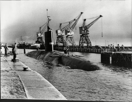 20 Hms valiant Stock Pictures, Editorial Images and Stock Photos ...