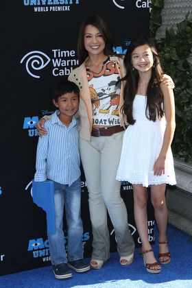 Mingna Wen Daughter Michaela Zee Son - Foto de stock de contenido ...