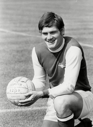 500 Sixties footballer player Stock Pictures, Editorial Images and ...