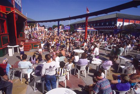 Holidaymakers Pool Butlins Somerwest World Holiday Editorial Stock ...