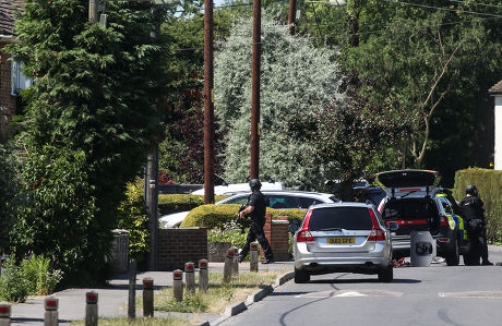 Armed Police Surround House Kidlington Editorial Stock Photo - Stock ...