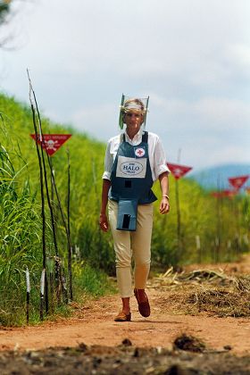 Princess Diana Walking Through Minefield Editorial Stock Photo - Stock ...